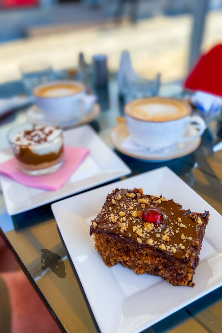 12 Amazing Restaurants in Milos You Have to Try