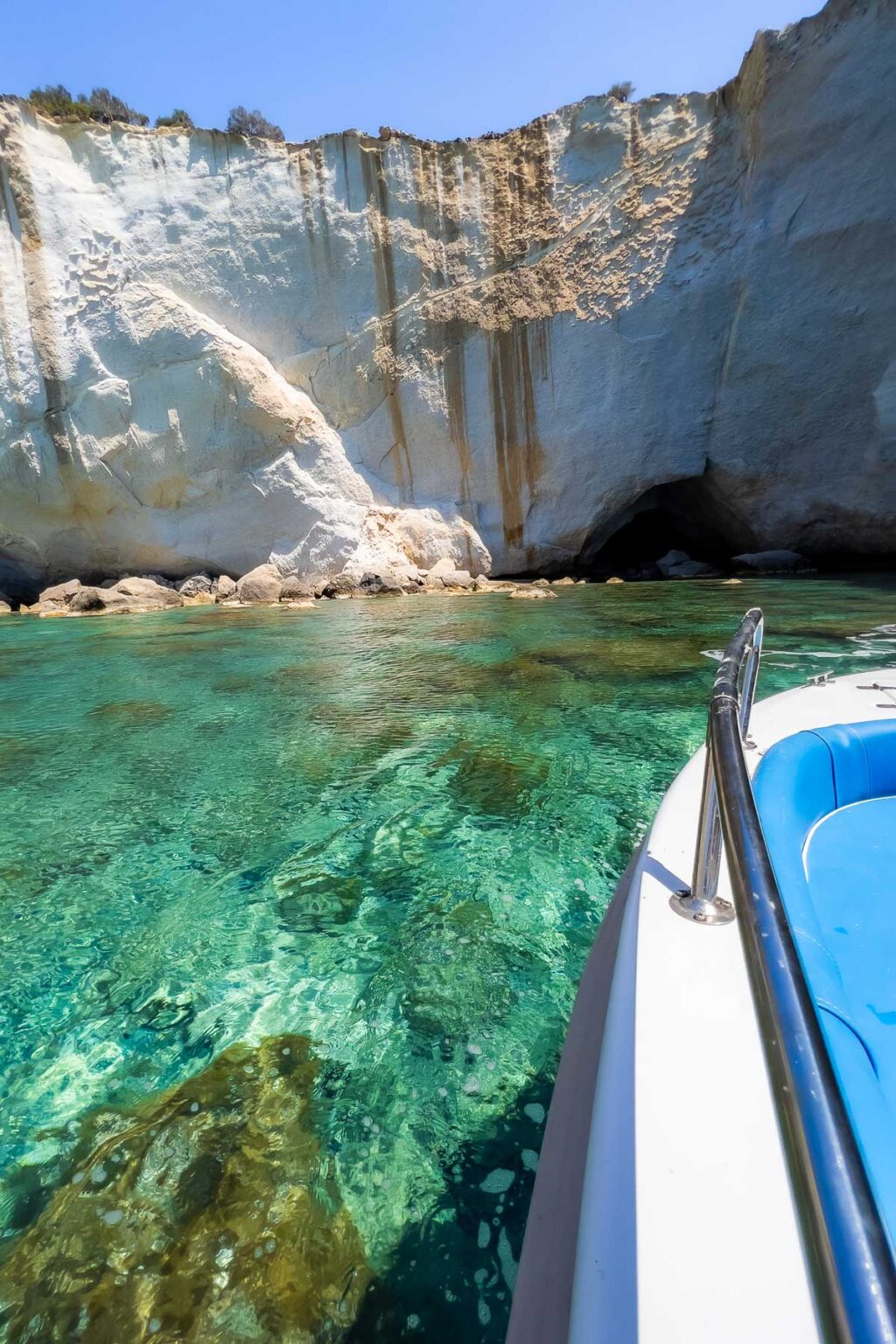 The Perfect 3 Days in Milos Itinerary for First-Timers