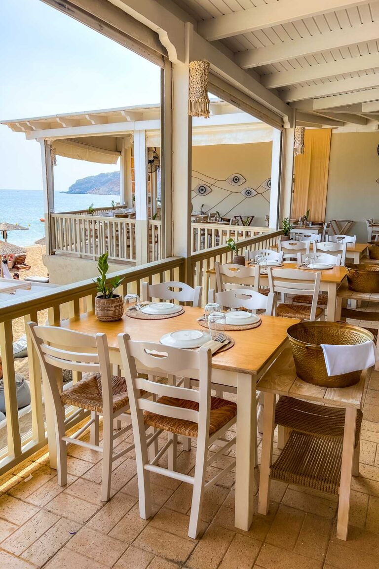 12 Amazing Restaurants in Milos You Have to Try