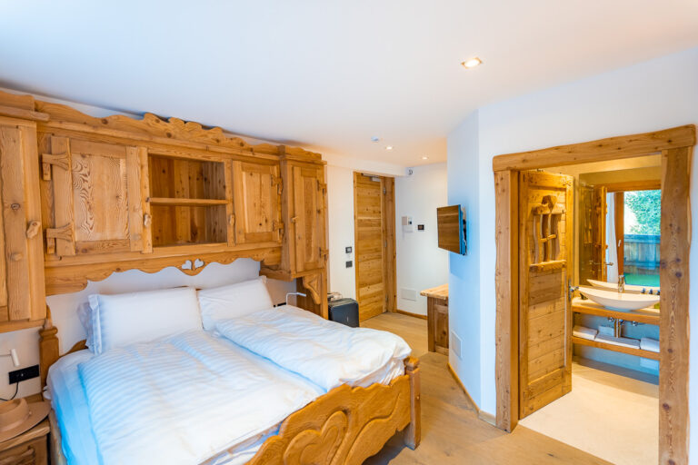 Hotel Review: Chalet Al Foss Alp Resort (Italy)