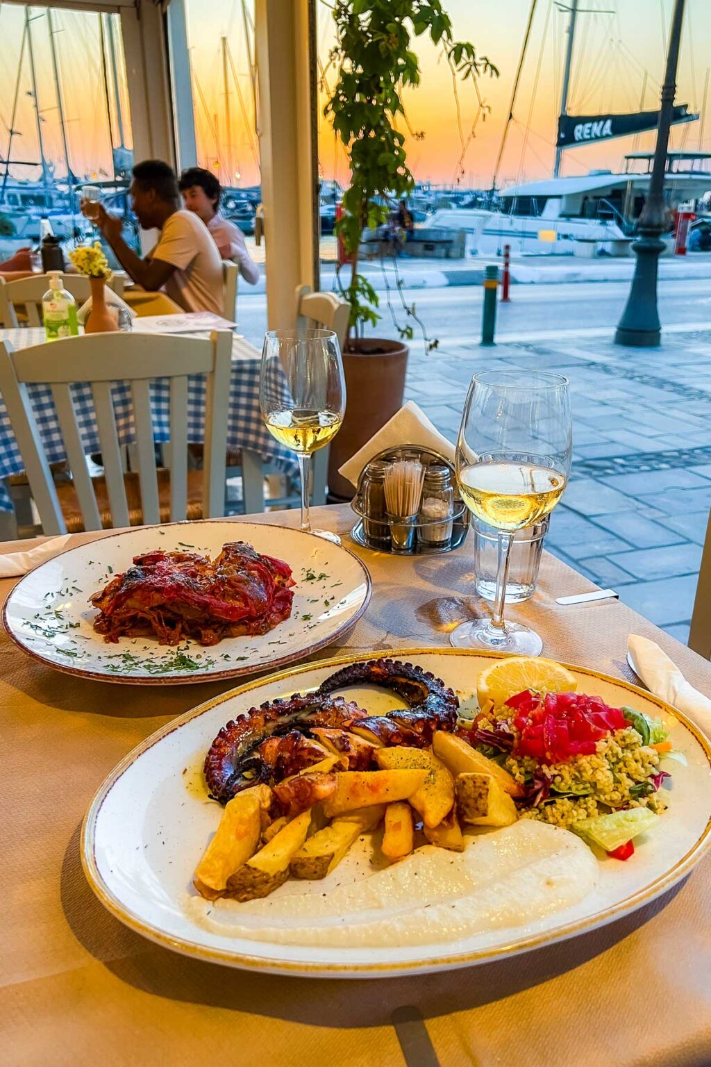 11 Great Restaurants in Naxos Town You Have to Try