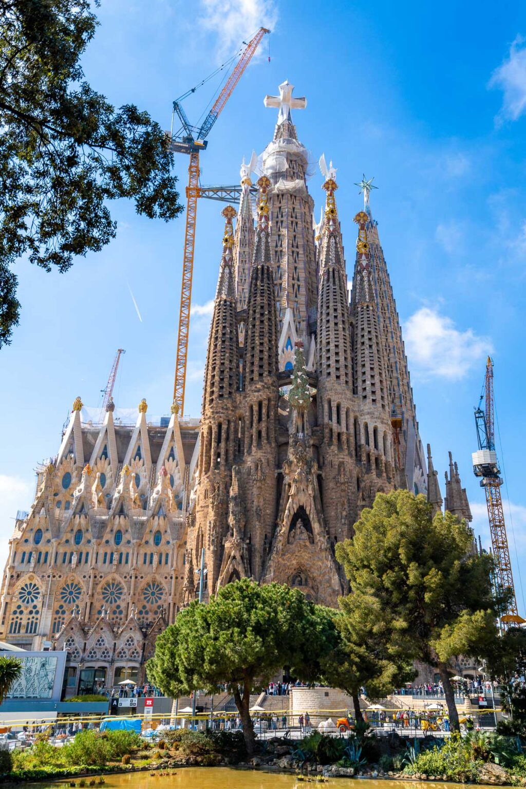 Barcelona Bucket List: 26 Best Things to Do in Barcelona